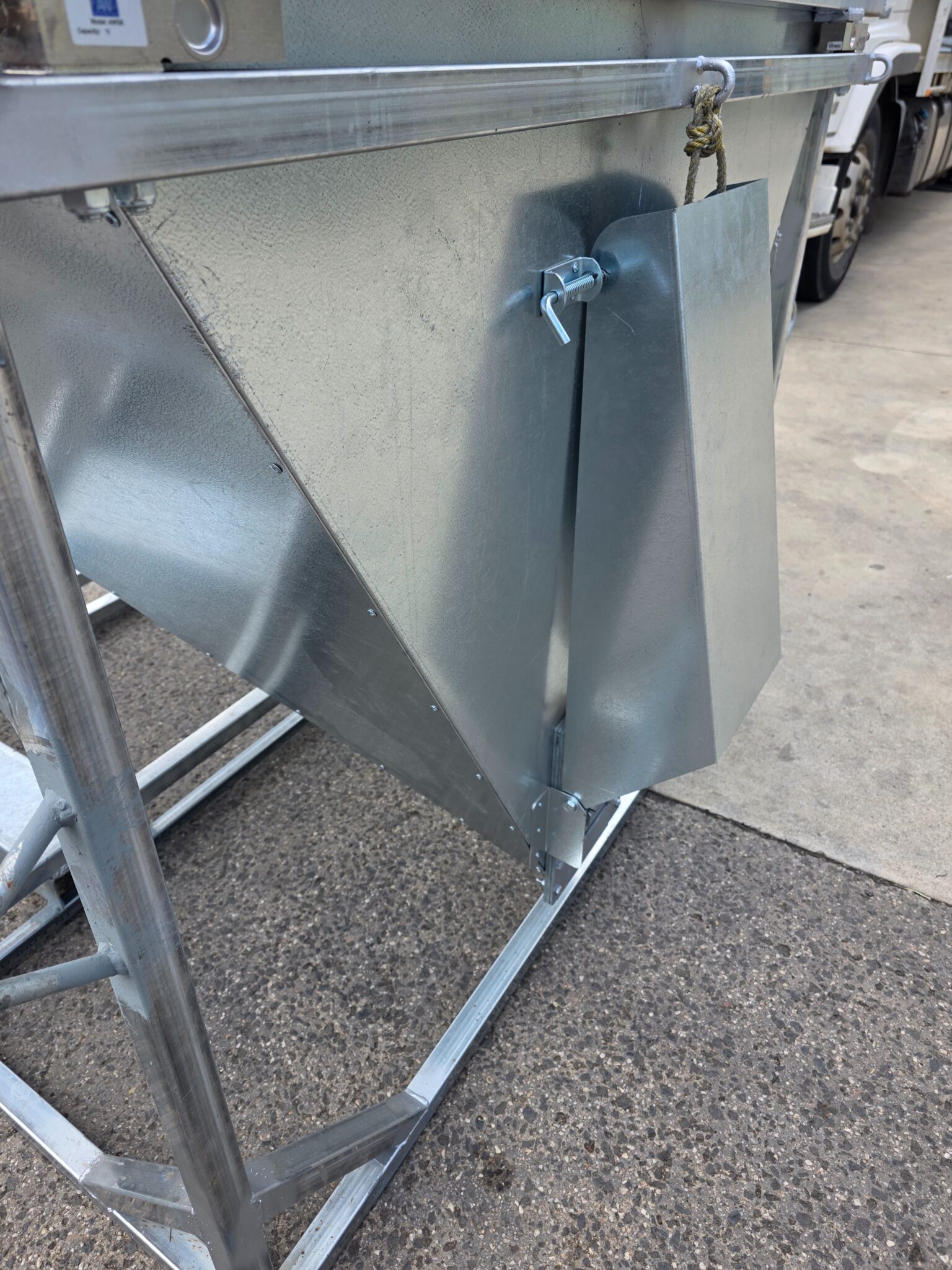 Discharge Bin – 1 Tonne Capacity – Side Chute Delivery – Paton Industries